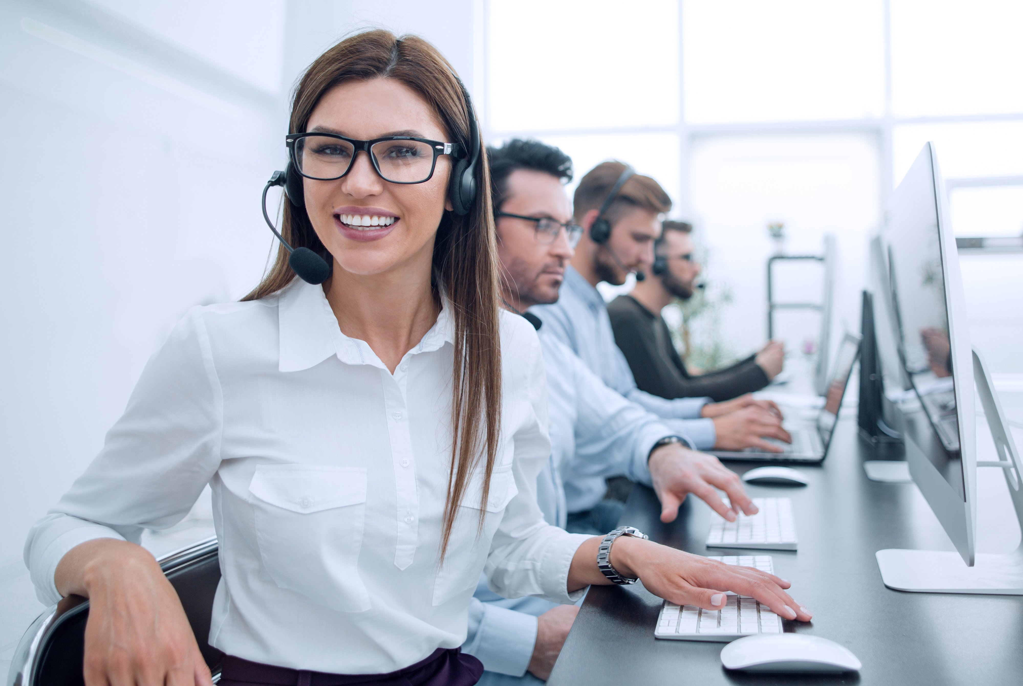 Service Advisor for Contact Centers | AI Agentic Agents